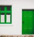 Зелена вхідні двері