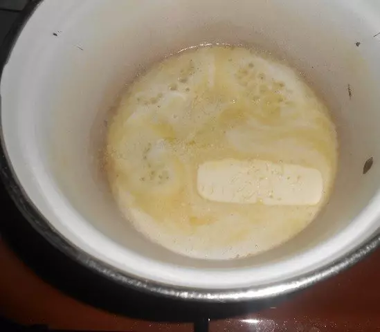 Gbazee butter na nnukwu ihe sachara na efere