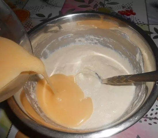 Подготовка на тесто за манистин без брашно во метална сад