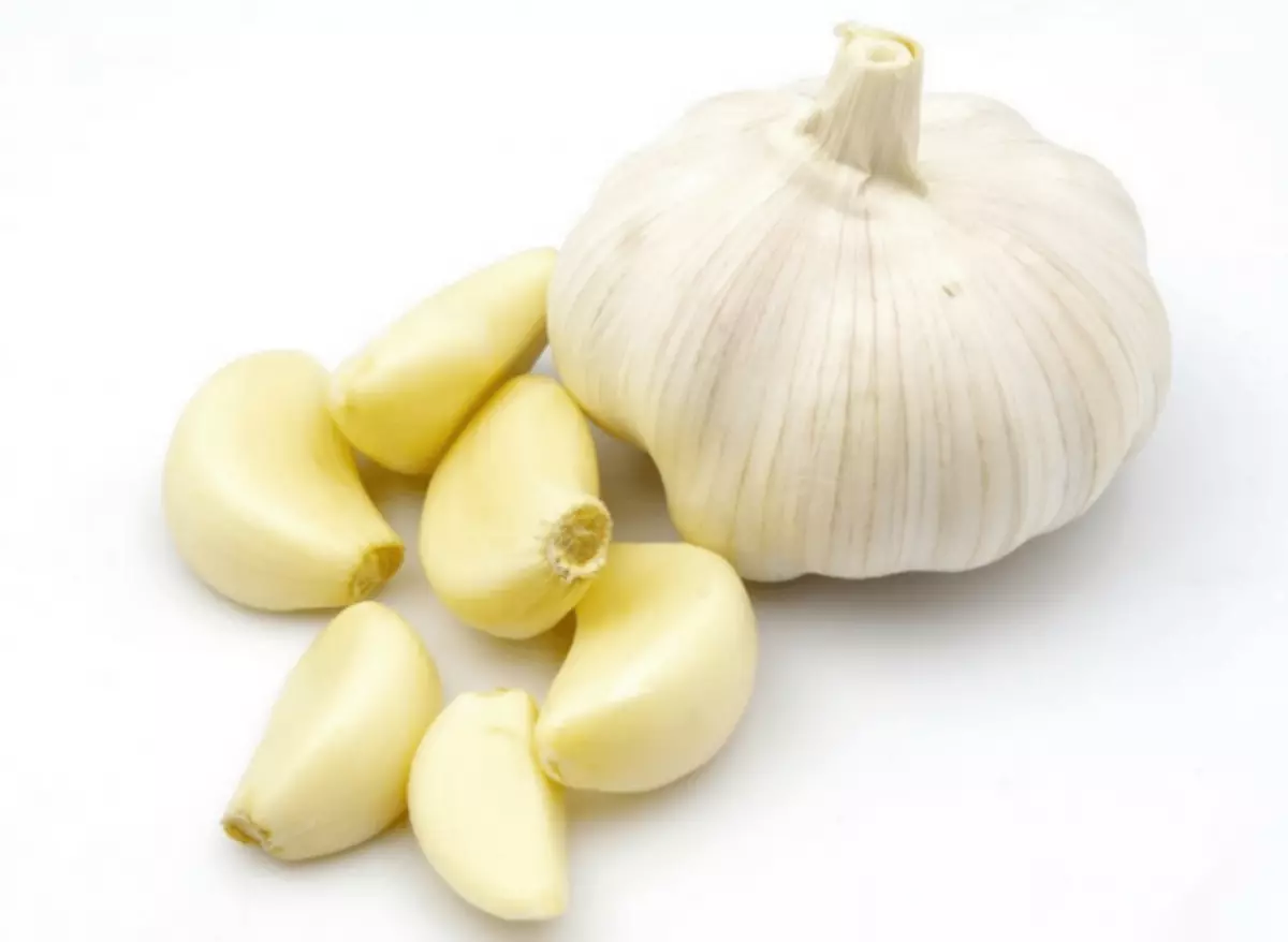 Ikhanda le-Garlic nama-Clove