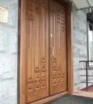 Bivalve Oak Doors