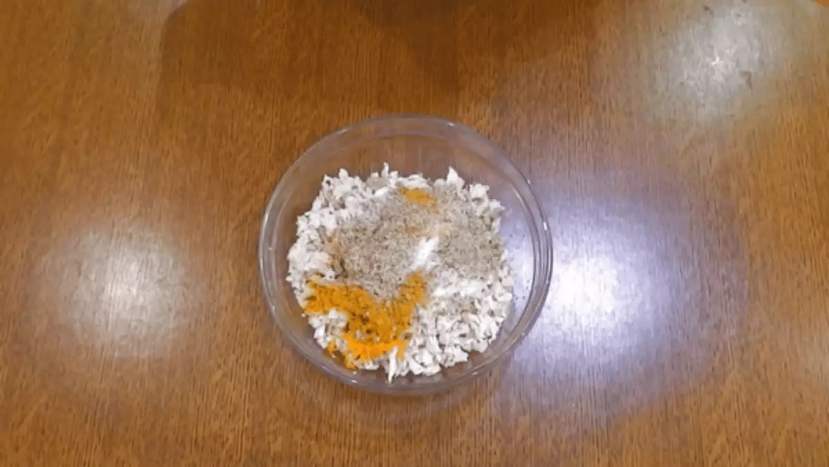 Filet de pollastre, fruits secs i zestra taronja