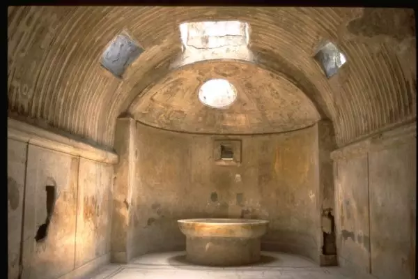 Interior hammama abad pertengahan