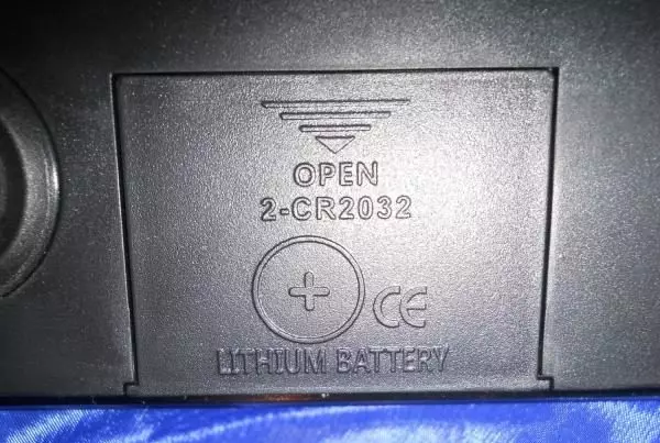 Vano batteria Cap. Dentro gli elementi CR2032.