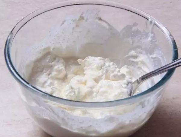 Foromaje hamwe na yogurt