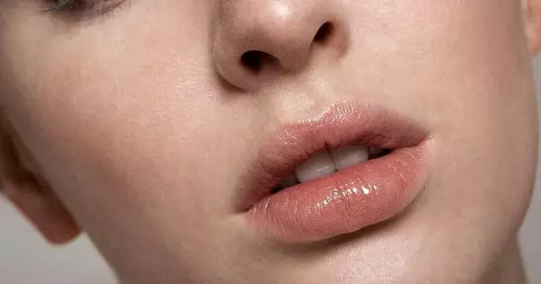 Lips húmidos