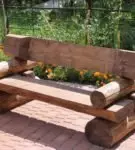 花园的长木凳