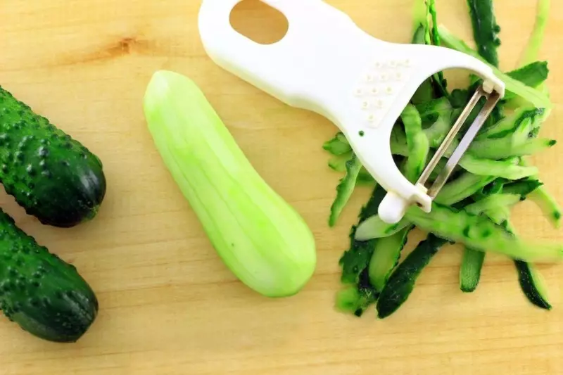 How to remove the whole bitterness of cucumbers