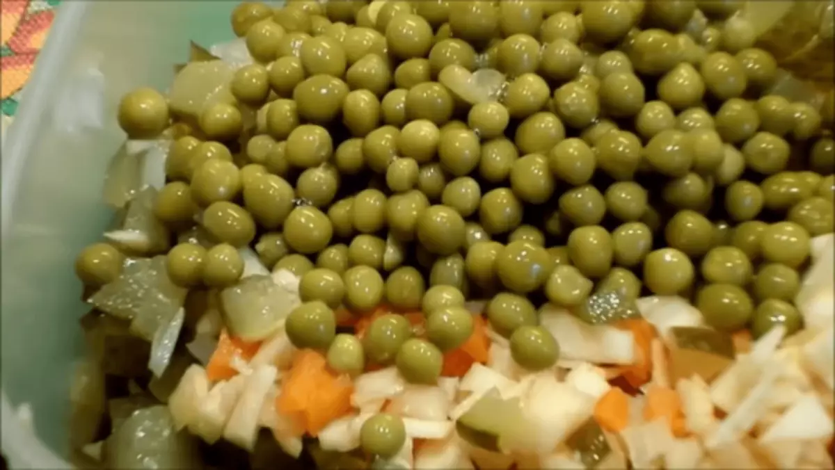 Peas green na salad