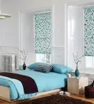 Spálňa s valcovanými záclonami