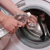 Kis in pralni stroj