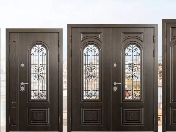 Modelli di porte metalliche di diverse dimensioni