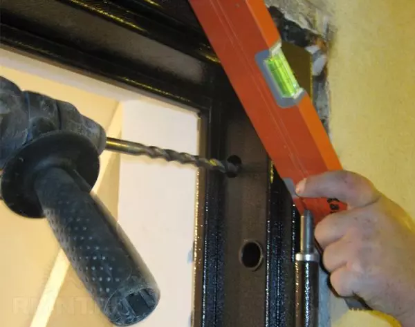 Installing the entrance door with your own hands