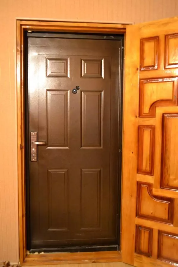 Double Entrance Doors.