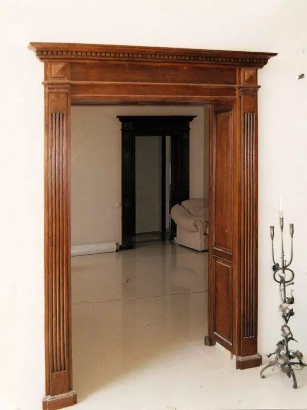 Selection of frame under the doorway