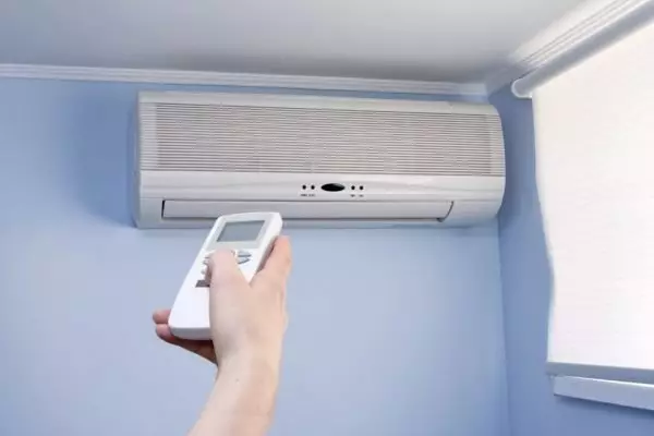 AC ing apartemen
