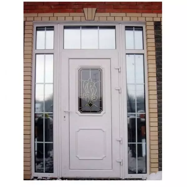 Metalo plastikiniai įėjimo durys