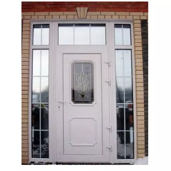 Metal plastic entrance door.