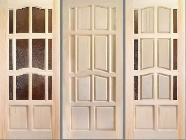 パイン山からの未塗装のドア