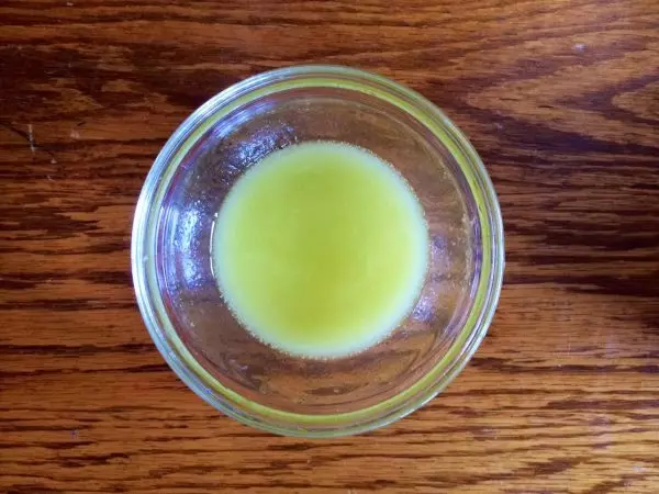 Zmiešané s olejovou citrónovou šťavou