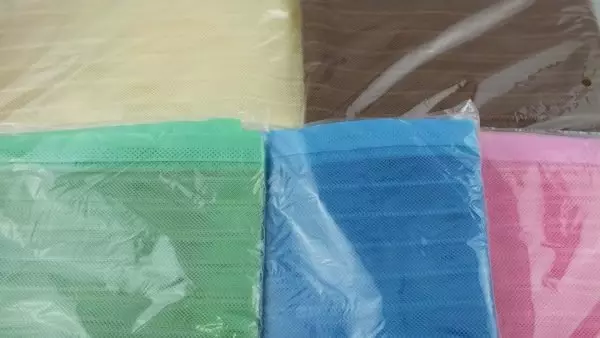 Farvede mesh klud til mygdøre