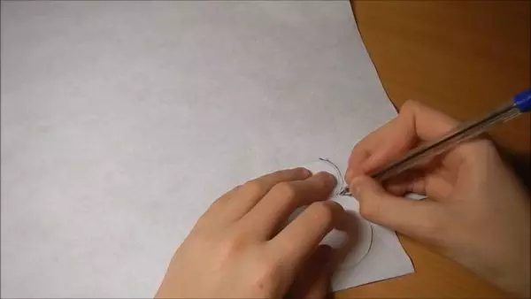 Patroon van een sneeuwpop gemaakt van papier en een vel vilt
