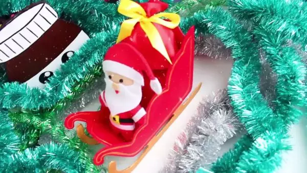 Toy Santa Claus i Sanya med gaver