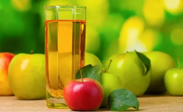 كيفية غسل التفاح من الملابس (الحضانة أو الكبار) من غسل يديك من هذه الفاكهة، طرق إزالة البقع من عصير التفاح والنصائح الأخرى