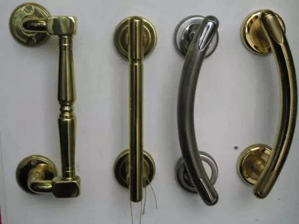 Stationary door handle