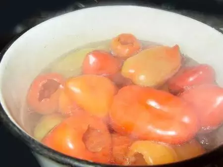 Пиперки во врела вода