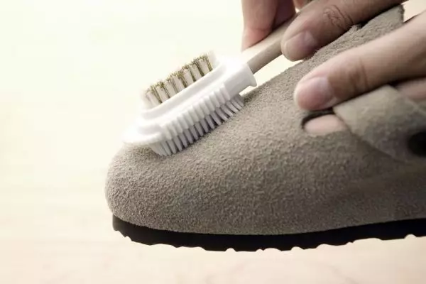 Brush for cleaning velor and suede