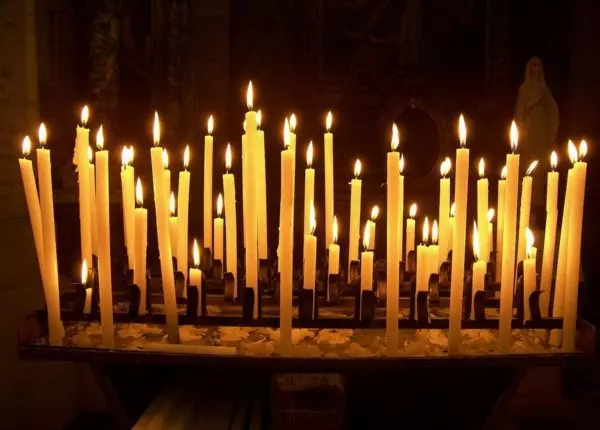 Църковни свещи