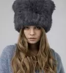 Oversiz fur hat.