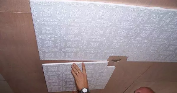 Cara Gugus Tile Ceiling