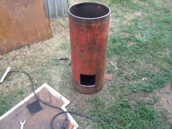 Preparação de um cilindro de gás para a fabricação de um forno