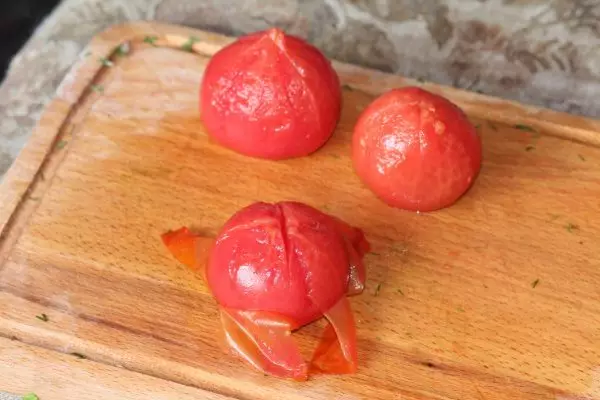Tomatite kooritud