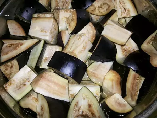 Khaola li-eggplant cubes