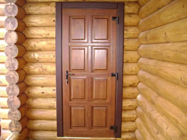 Bejárat melegítő fából készült ajtó