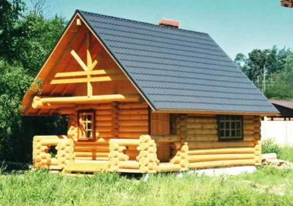 Vaňa, Log House