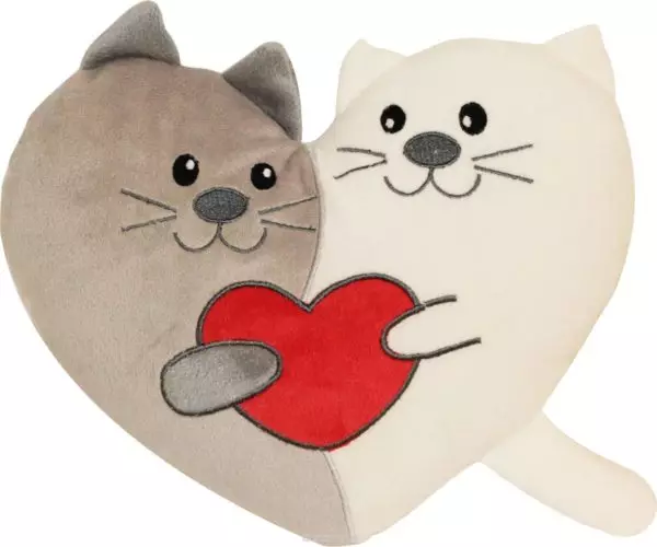 Corazón de almofada de gatos