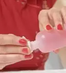 Bagaimana untuk mengeluarkan varnis gel di rumah dengan betul dan tanpa kemudaratan kepada kuku