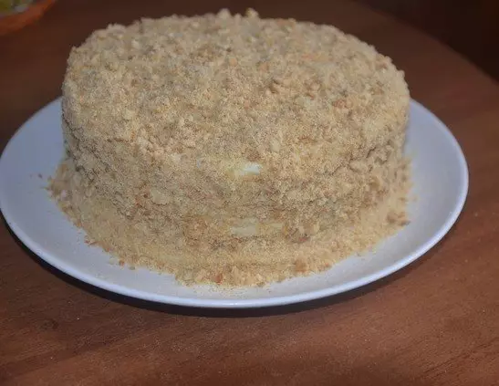 Torta z drobljenjem sesekljanih piškotkov
