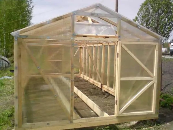 Greenhouse from polycarbonate and BRUSEV
