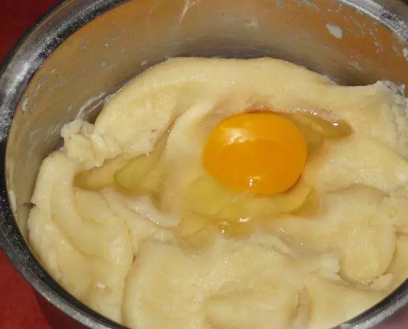Egg and brewed flour