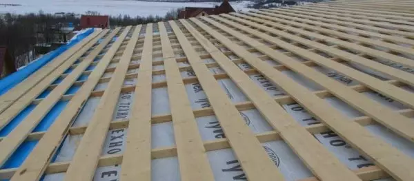 Решетування на даху лазні