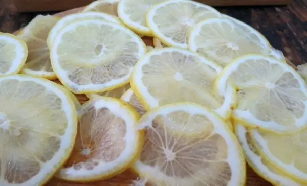 Cawan lemon segar