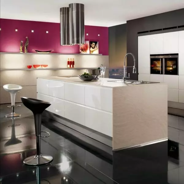Interior de cuina lluminosa en estil minimalisme