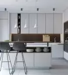 Svetlá šedá kuchyňa
