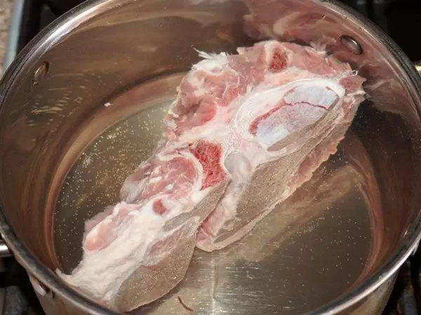 Mäso s kosťou