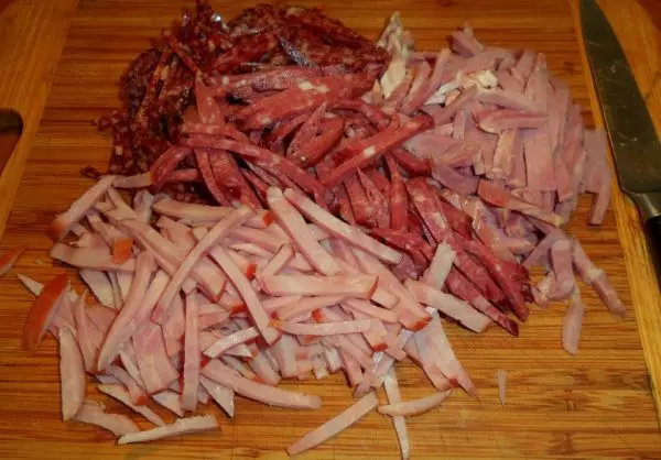 Κρέας-λουκάνικο